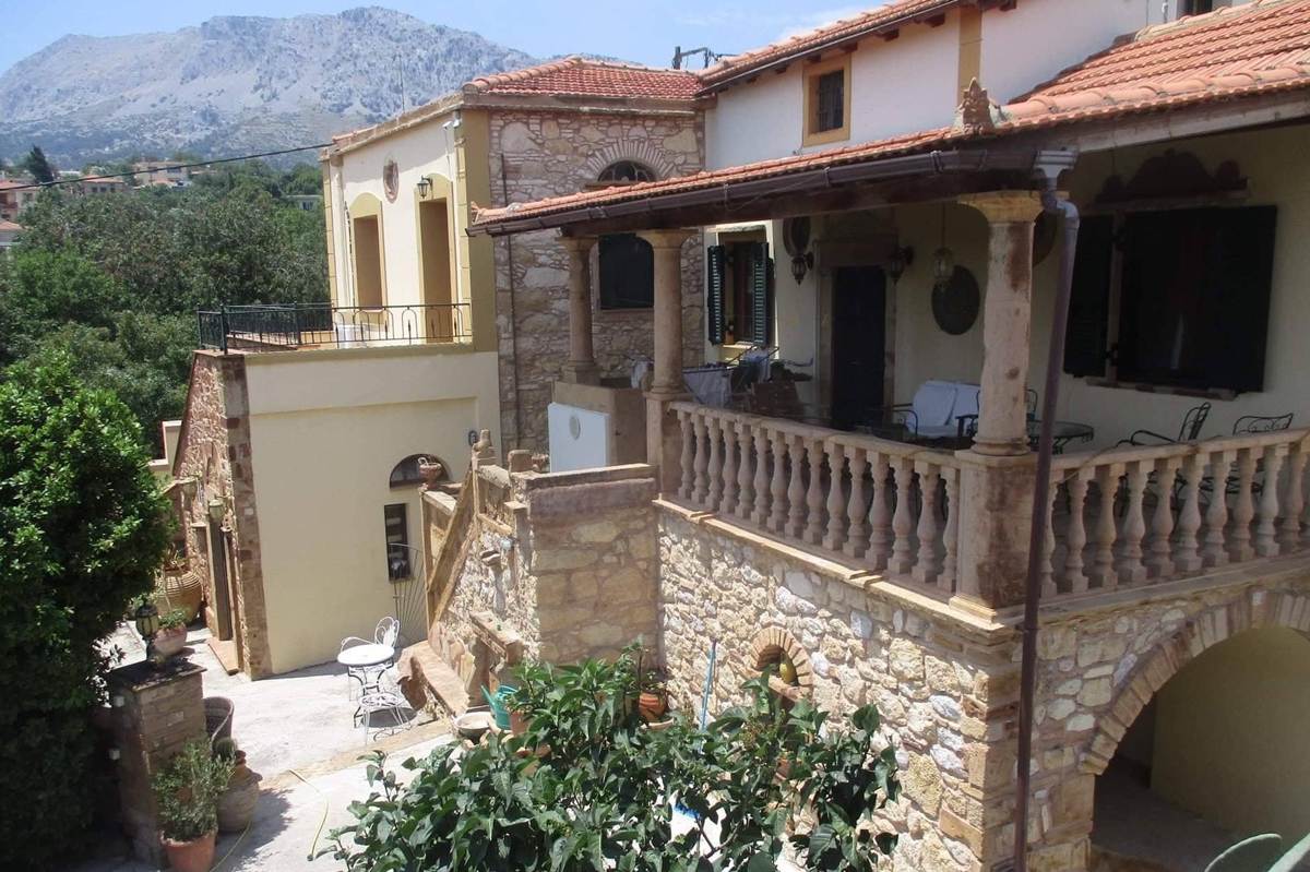 Χίος. Πώληση Μεζονέτας και Αυτόνομης Γκαρσονιέρας. – PK Επιχειρήσεις ...